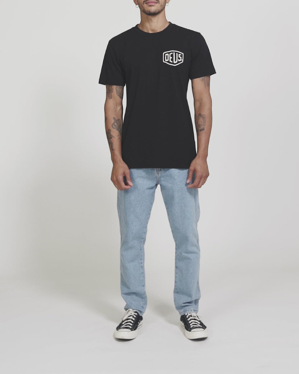 apparel & accessories > clothing > shirts & tops – Deus Ex Machina Europe